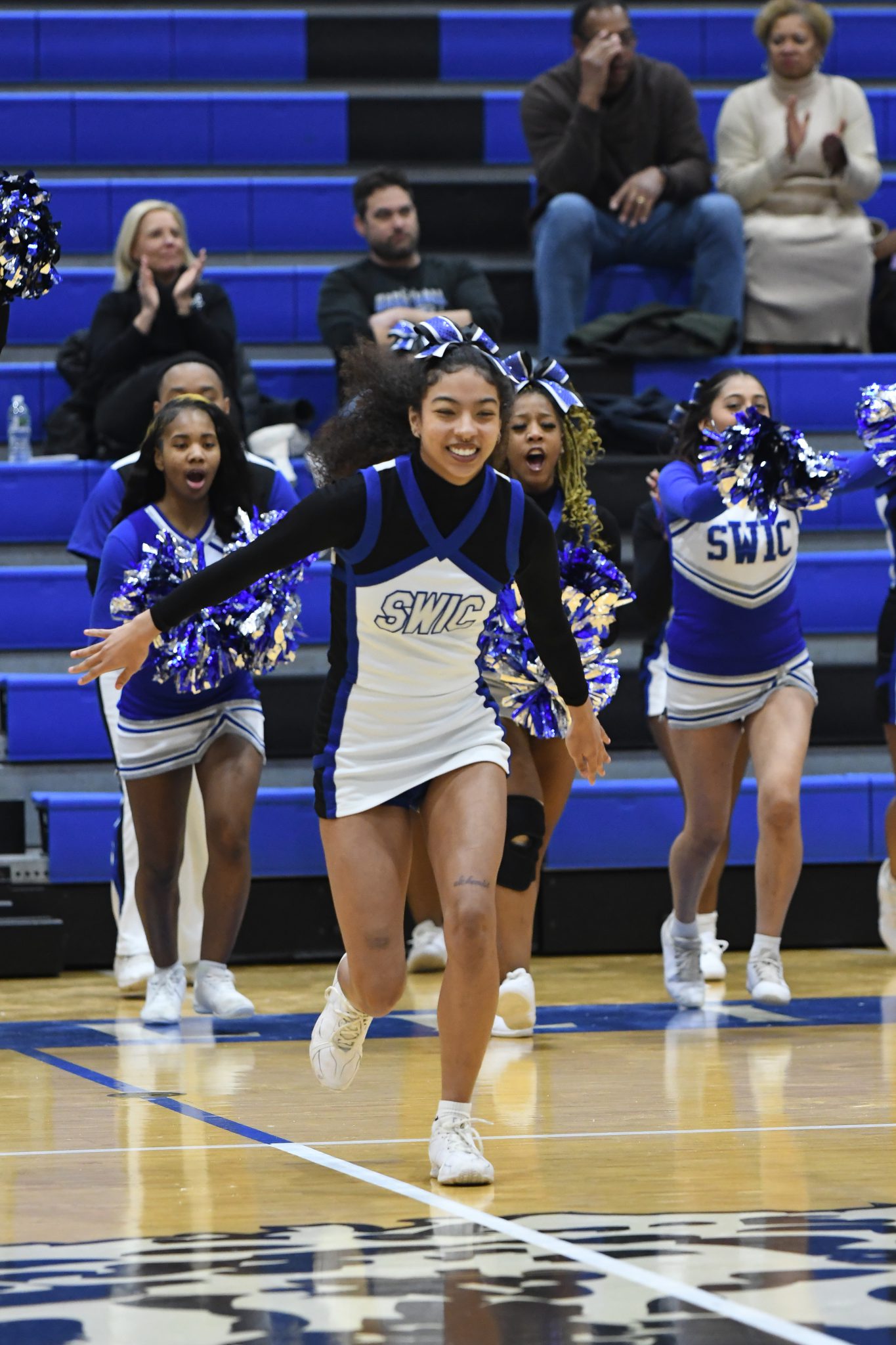 Cheerleading - Southwestern Illinois College
