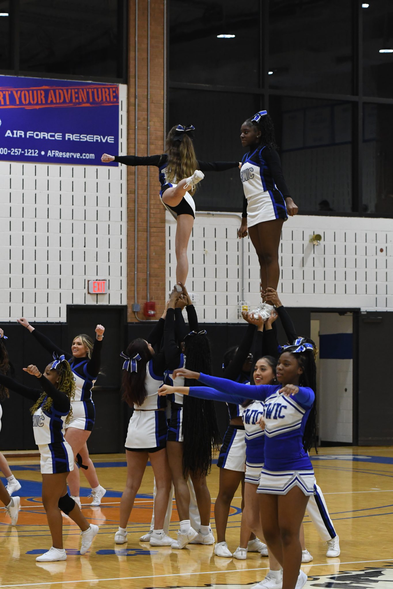 Cheerleading - Southwestern Illinois College